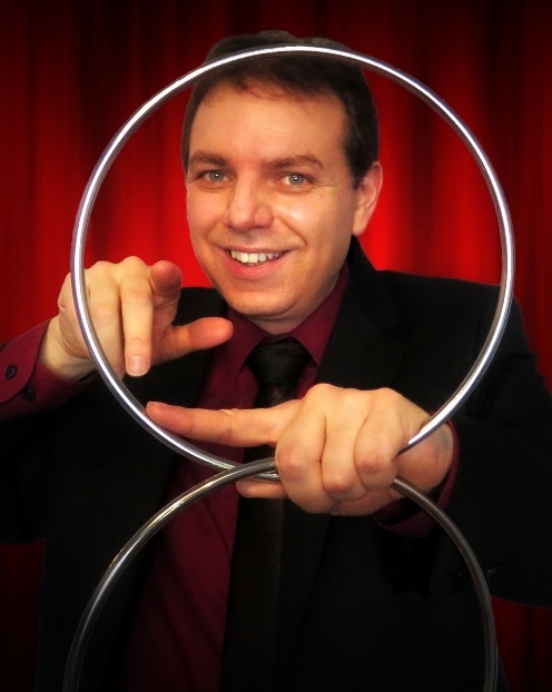 Magician Russ Styler - Professional magic shows - Stage | Cabaret
